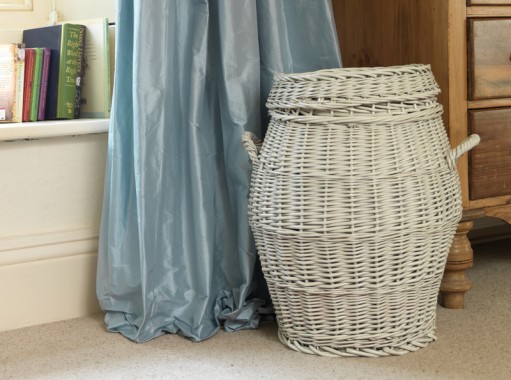 How To Spray Paint A Wicker Basket In 3 Easy Steps