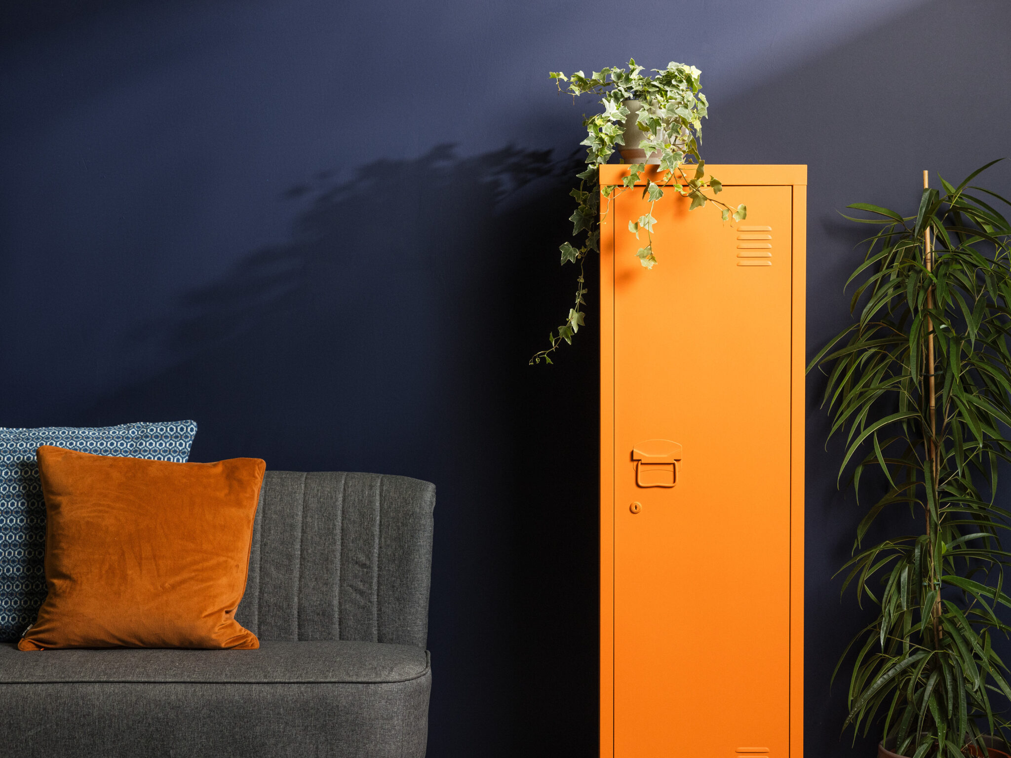 How to spray paint a locker - Rustoleum Spray Paint